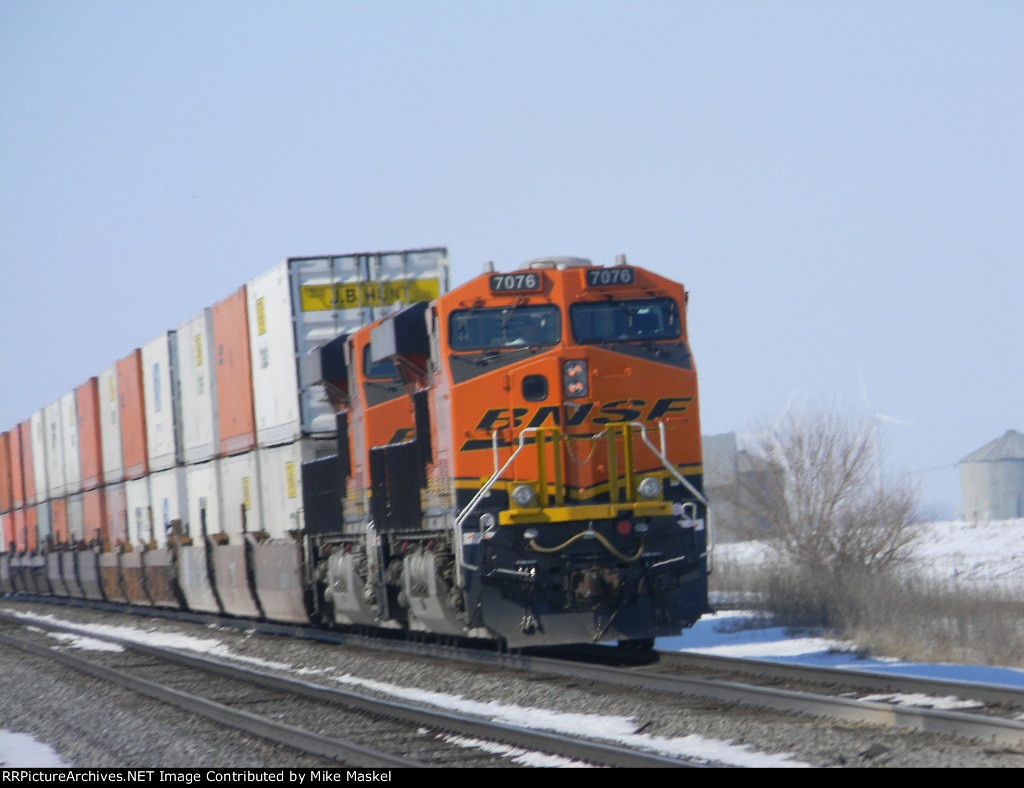BNSF 7076